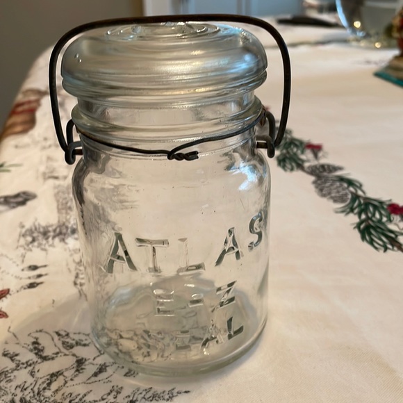Atlas | Kitchen | Vintage Atlas Ez Seal Pint Canning Jar Glass Bale Lid ...